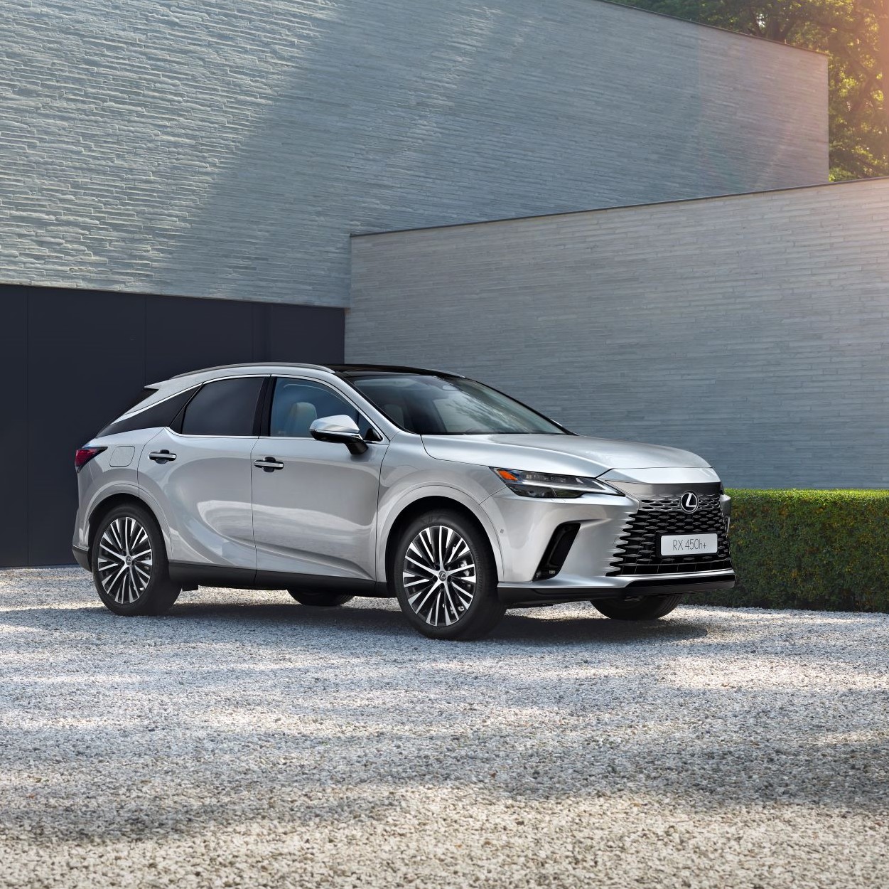 ALL NEW LEXUS RX EMBRACES HYBRID ELECTRIC POWERTRAINS